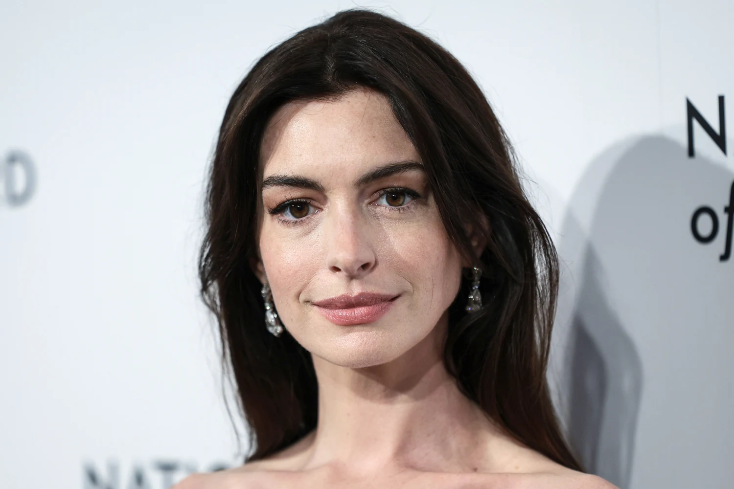 Anne Hathaway Spotted Dancing at Taylor Swift's Eras Tour - Dubai Magazine